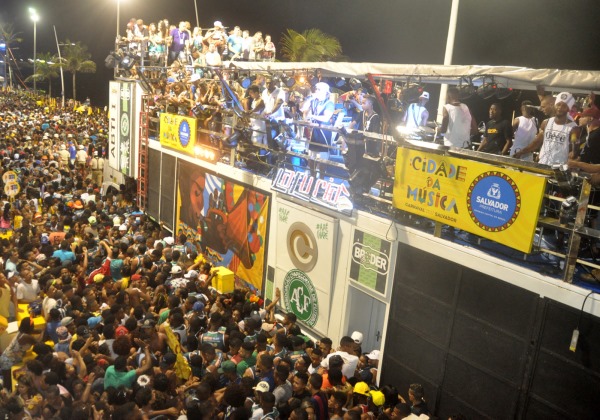 Bahia.ba | MP-BA abre inquérito contra desfile de bloco que terminou em ...