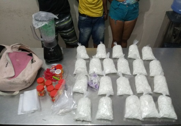 Bahia Ba Polícia Prende Cinco Pessoas E Apreende Cocaína Em Pernambués