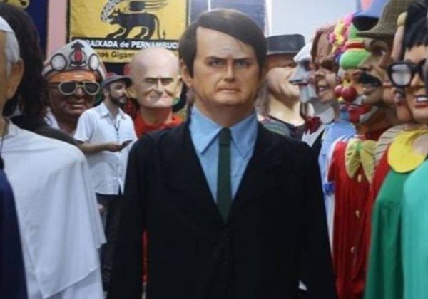Bahia.ba | Boneco gigante de Bolsonaro vai desfilar no carnaval de Olinda
