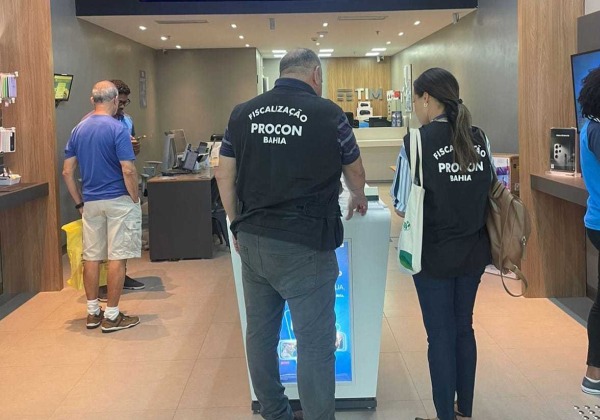 Bahia.ba | Procon-BA fiscaliza atendimento em lojas de operadoras de ...