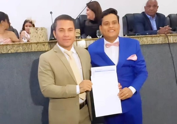 Bahia Ba Thiago Aquino é Homenageado Com Mais Alta Honraria Da Câmara
