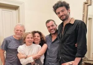 Bahia.ba | Debora Bloch posta foto em família, e altura do filho chama ...